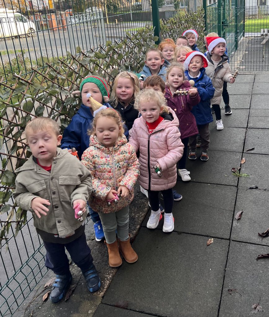 Local Children Don Christmas Jumpers and Take Part in ‘Daily Mile Santa ...