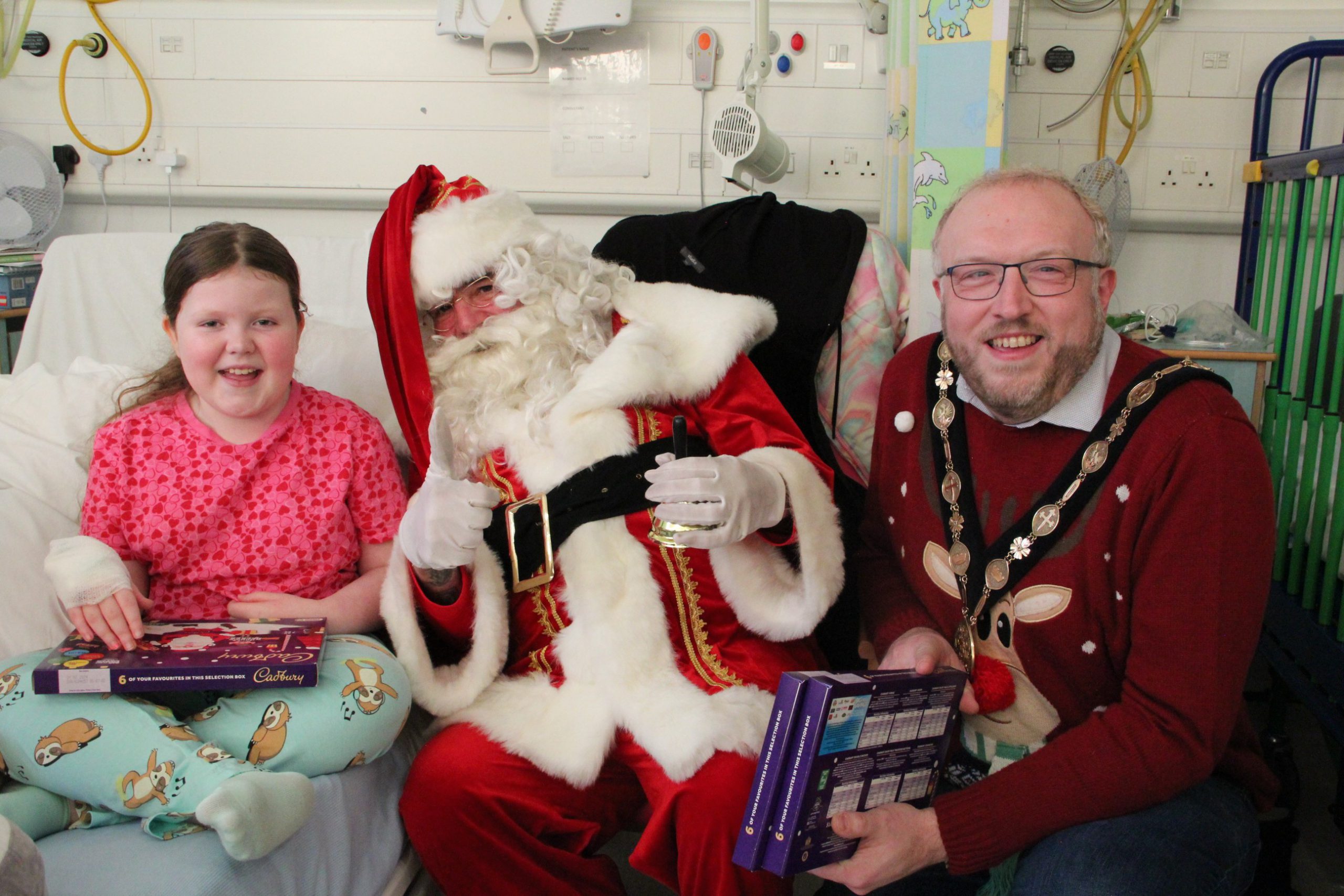Mayor Brings Christmas Joy to Children's Unit - South Eastern Health ...